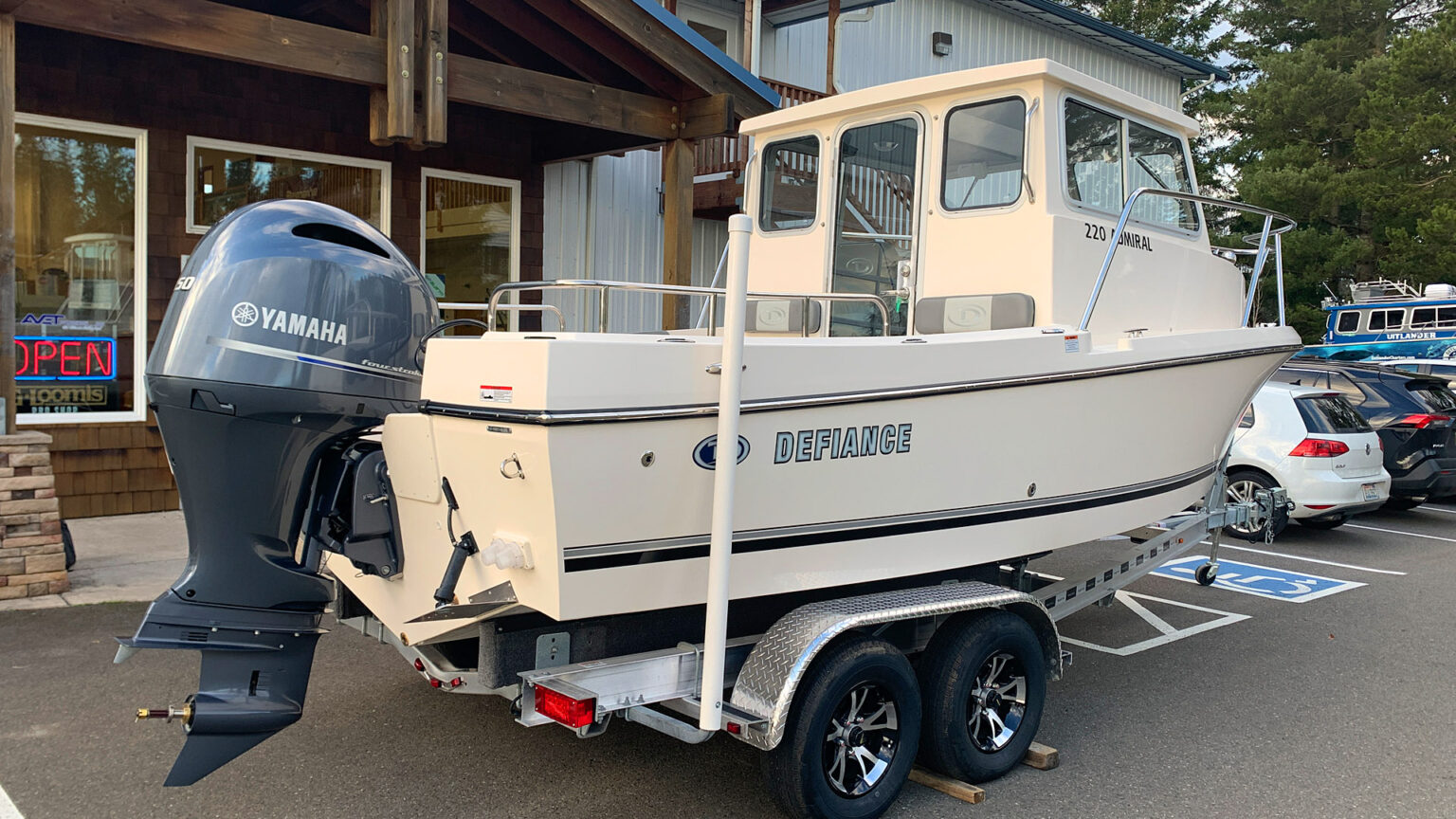 220 ADMIRAL NT – DEFIANCE BOATS