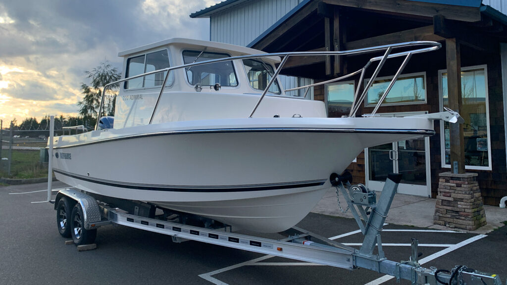 220 ADMIRAL NT – DEFIANCE BOATS