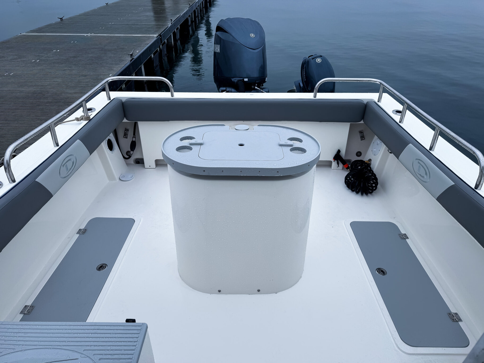220 ADMIRAL EX – DEFIANCE BOATS