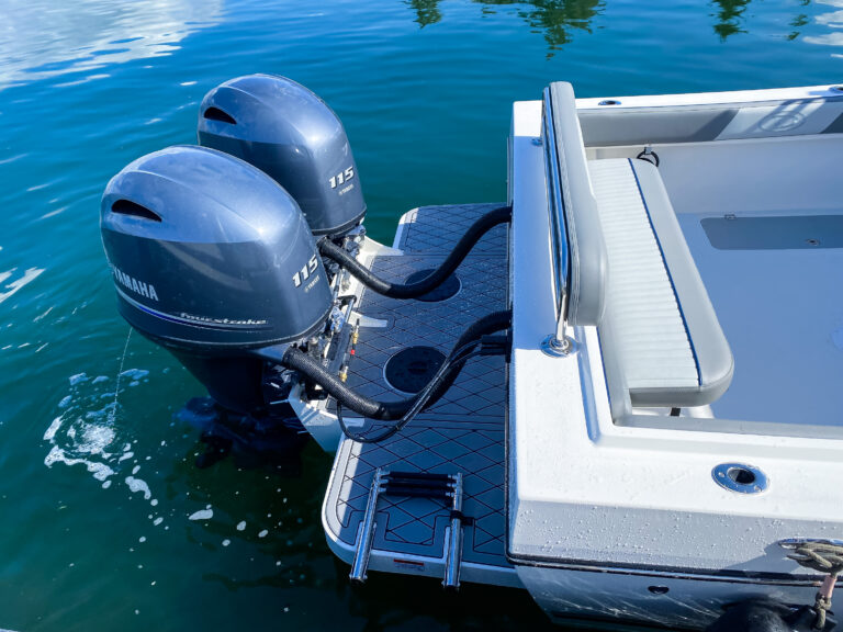 220 ADMIRAL EX – DEFIANCE BOATS